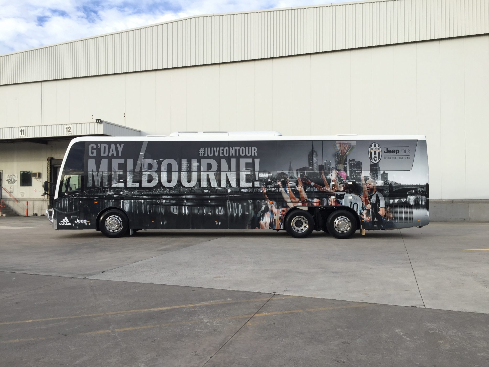 Buses | Vinyl Wraps & Graphics